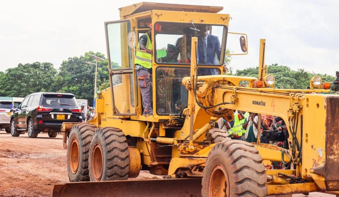 Ogooué-Ivindo : Brice Oligui Nguema lance les travaux de la route Ovan ...